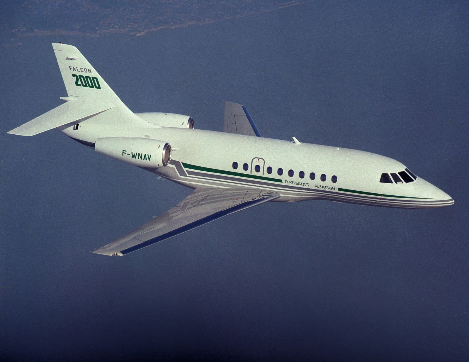 Falcon 2000 : origines, caractéristiques et performances