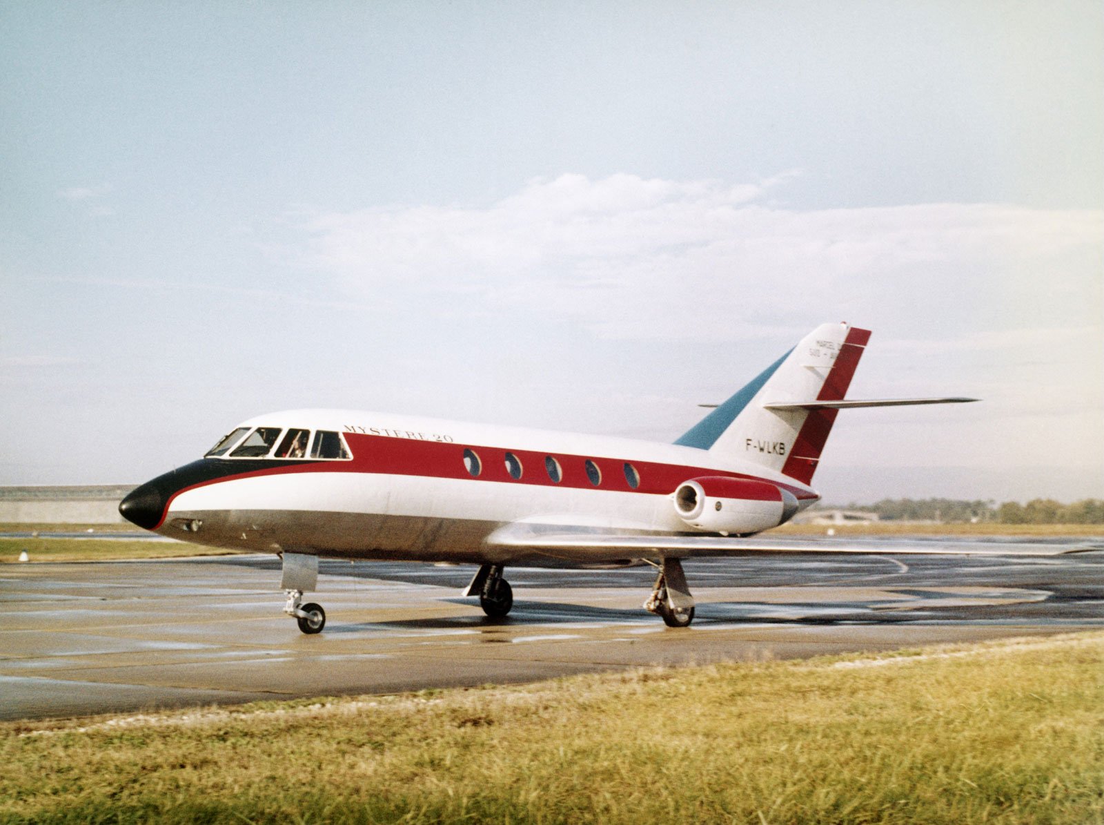 Mystère-Falcon 20-200 : origines, caractéristiques et performances