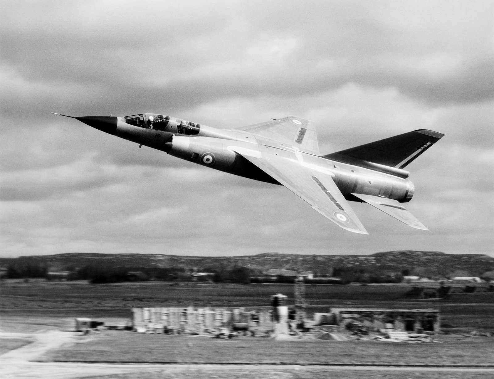 Mirage III F2 F3 : origines, caractéristiques et performances